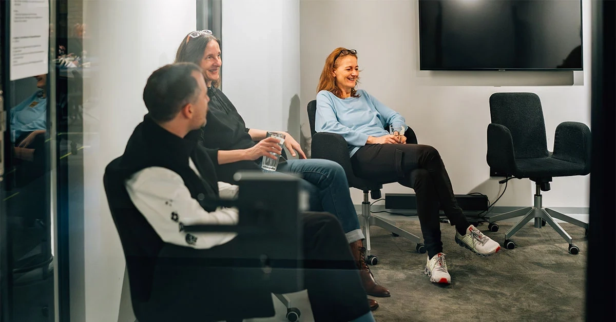 Gemeinsam baden gehen - Feedbackkultur bei wirDesign | wirDesign